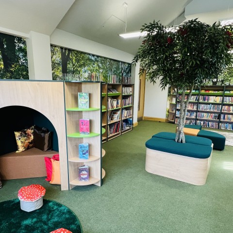 Rowan Preparatory School | Interior Design for Libraries - Peters